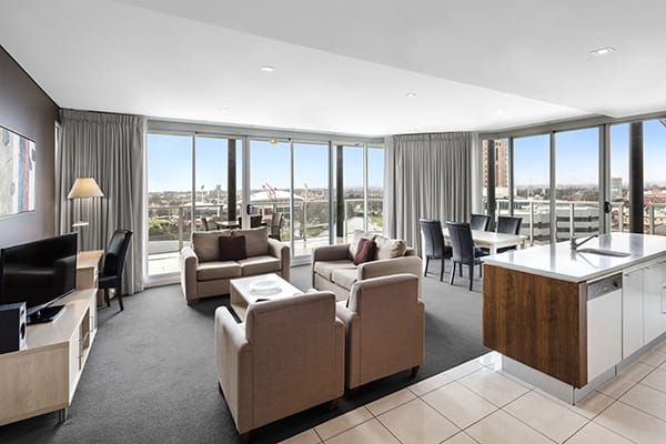 Minor DISCOVERY Member Offer | Offers | Oaks Embassy Suites